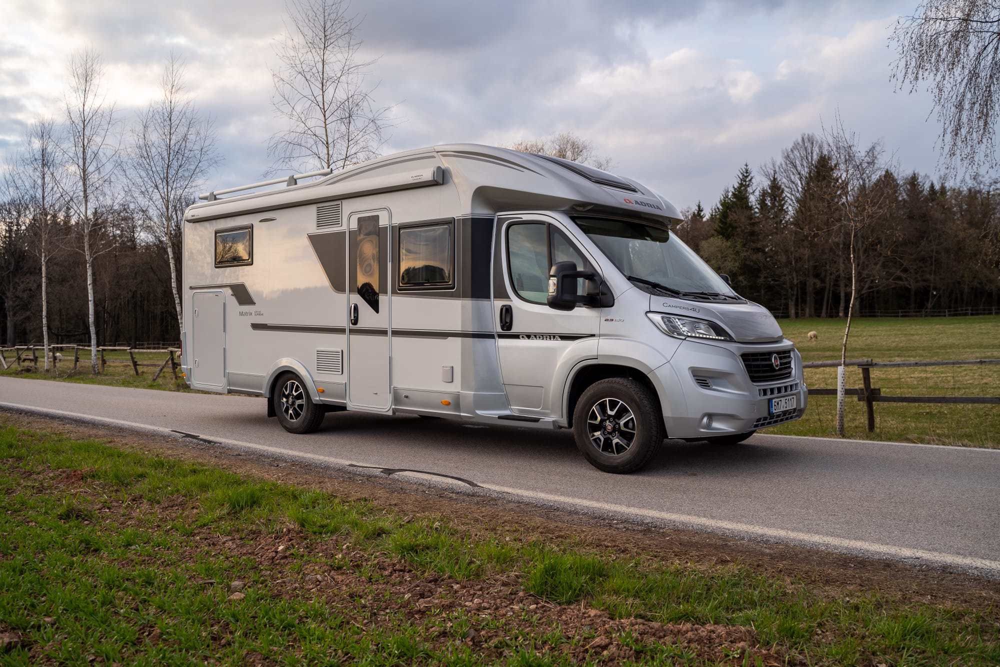 Adria Matrix Axess 650 SL - Semi-integrated | Campiri.com