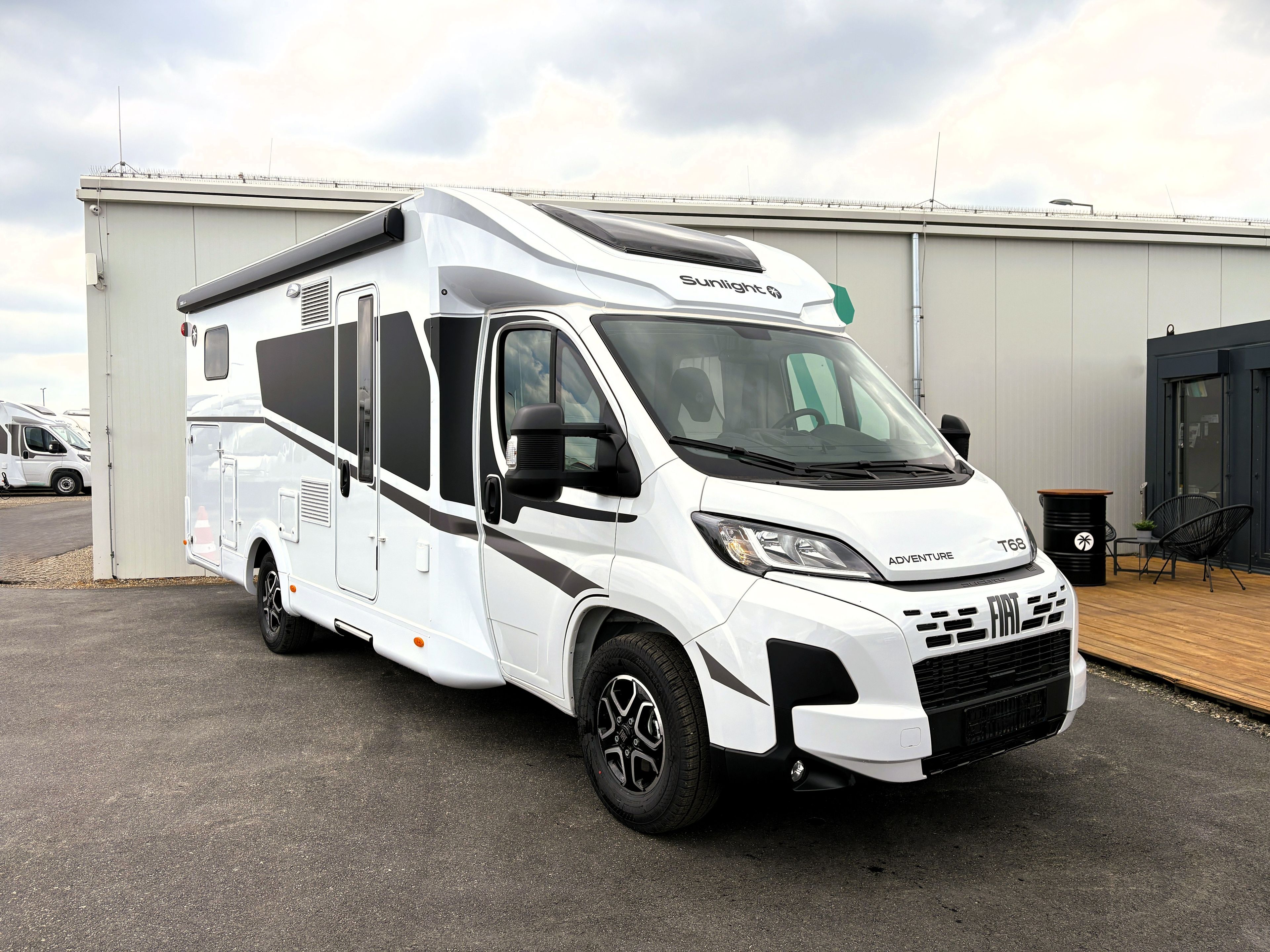 Sunlight T68 Adventure edition - Semi-integrated | Campiri.com