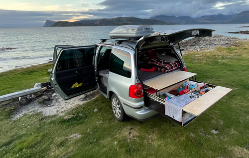 Volkswagen Sharan 4Motion - Campervan | Campiri.com